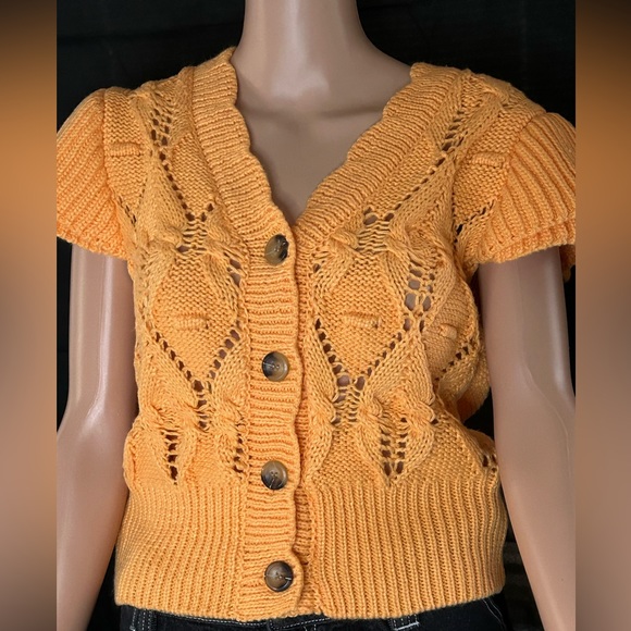 Vigoss | Sweaters | Vigoss Cable Knit Sweater Vest With Ruffled Cap ...